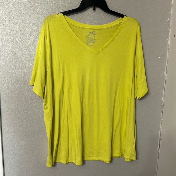 Terra & Sky | Tops | Terra Sky Bright Green Vneck Short Sleeve Shirt ...